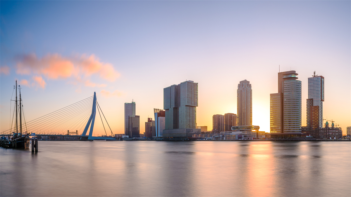 Colliers: 'Manhattan aan de Maas zucht onder ... | PropertyNL