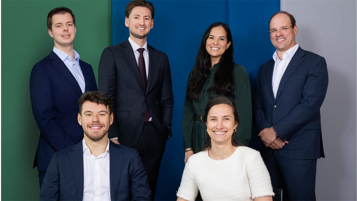 Bäcker en Soliana stappen met vier associates... | PropertyNL